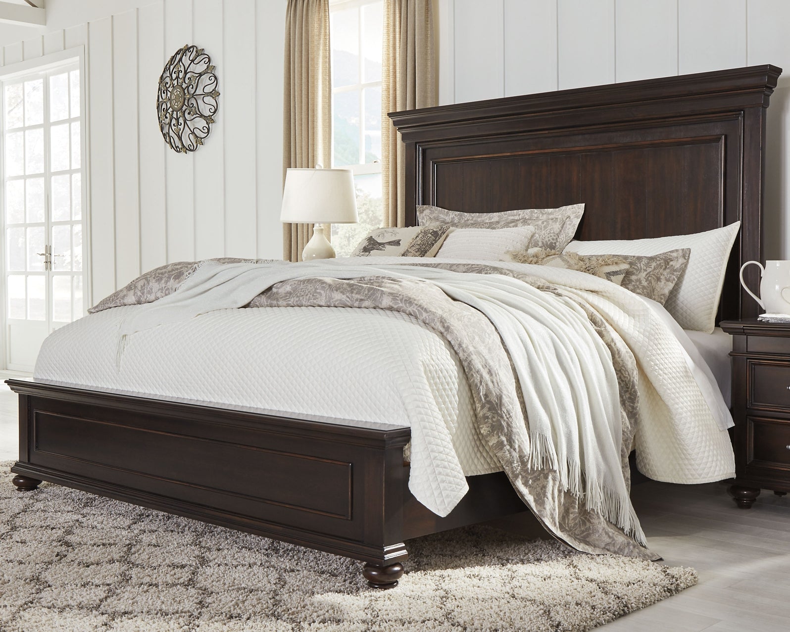 Brynhurst queen upholstered bed store